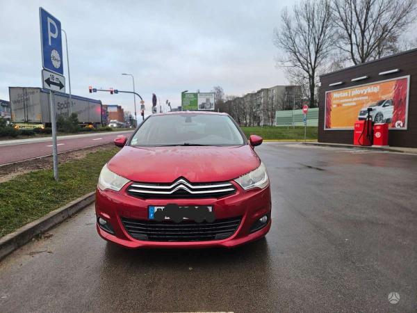 Red Citroen C4 2013 in Taurage, with an engine capacity of 1.56 L and mileage of 250 thousand km for 3000 €, photo 2 on AUTOMOTO.COM.LV