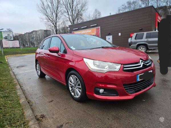 Red Citroen C4 2013 in Taurage, with an engine capacity of 1.56 L and mileage of 250 thousand km for 3000 €, photo 5 on AUTOMOTO.COM.LV