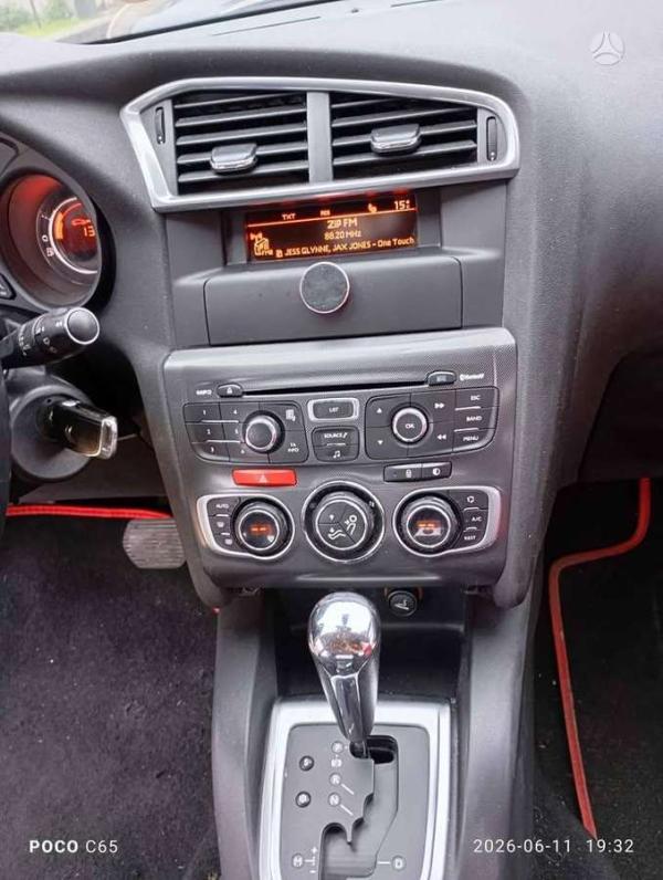 Red Citroen C4 2013 in Siauliai, with an engine capacity of 1.60 L and mileage of 185 thousand km for 3900 €, photo 5 on AUTOMOTO.COM.LV