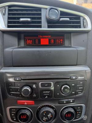 Sarkans Citroen C4 2013 Kauņa, ar dzinēja tilpumu 1.56 L un nobraukumu 245 tūkst. km par 1899 €, foto 13 vietnē AUTOMOTO.COM.LV
