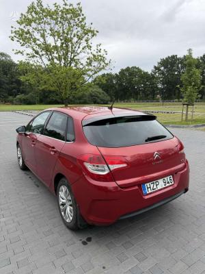 Red Citroen C4 2013 in Kaunas, with an engine capacity of 1.56 L and mileage of 245 thousand km for 1899 €, photo 7 on AUTOMOTO.COM.LV