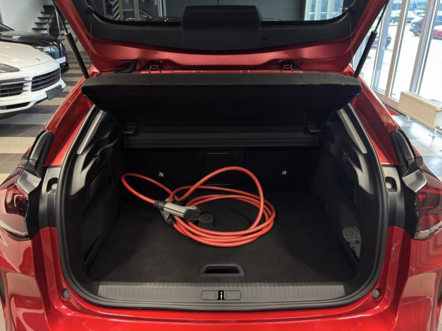 Red Citroen C4 2021 in Riga, with an engine capacity of 0.00 L and mileage of 103 thousand km for 19990 €, photo 7 on AUTOMOTO.COM.LV