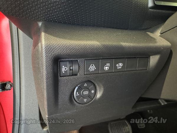 Sarkans Citroen C4 2022 Tallina, ar dzinēja tilpumu 1.50 L un nobraukumu 125 tūkst. km par 14900 €, foto 8 vietnē AUTOMOTO.COM.LV