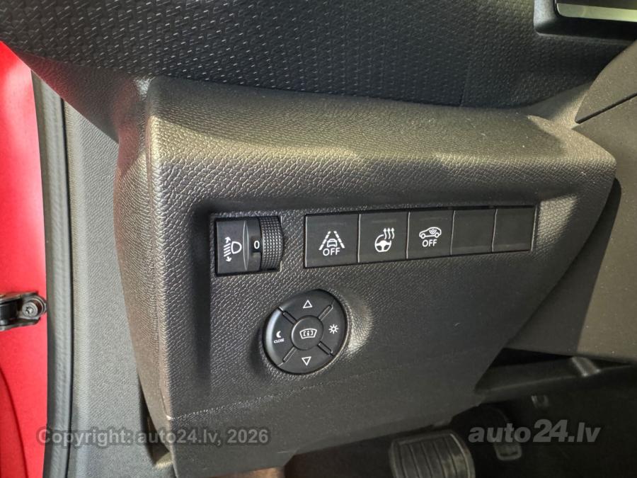 Красный Ситроен С4 2022 в Таллин, объемом двигателя 1.50 л и пробегом 125 тыс. км за 14900 €, фото 9 на AUTOMOTO.COM.LV