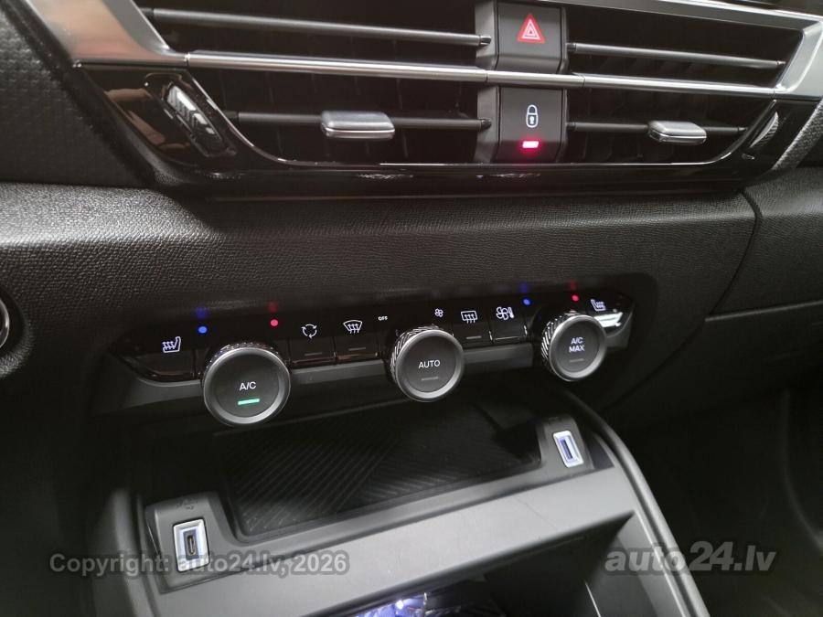 Красный Ситроен С4 2023 в Таллин, объемом двигателя 1.20 л и пробегом 88 тыс. км за 15900 €, фото 12 на AUTOMOTO.COM.LV