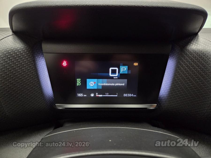 Красный Ситроен С4 2023 в Таллин, объемом двигателя 1.20 л и пробегом 88 тыс. км за 15900 €, фото 16 на AUTOMOTO.COM.LV