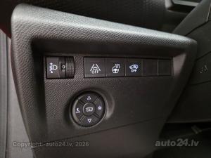 Красный Ситроен С4 2023 в Таллин, объемом двигателя 1.20 л и пробегом 88 тыс. км за 15900 €, фото 18 на AUTOMOTO.COM.LV