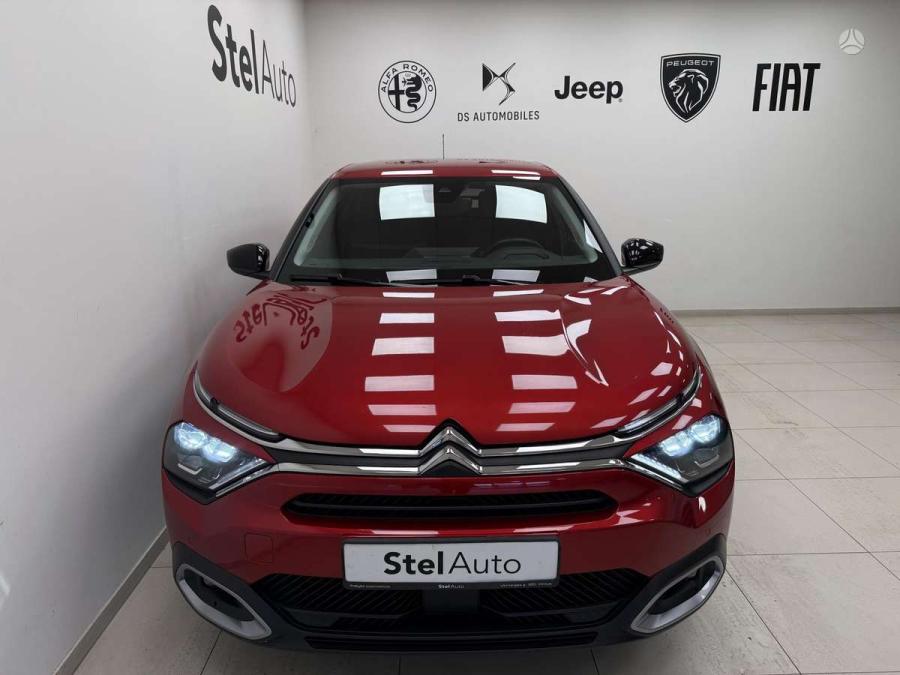 Red Citroen C4 2023 in Vilnius, with an engine capacity of 1.20 L and mileage of 49 thousand km for 17490 €, photo 4 on AUTOMOTO.COM.LV