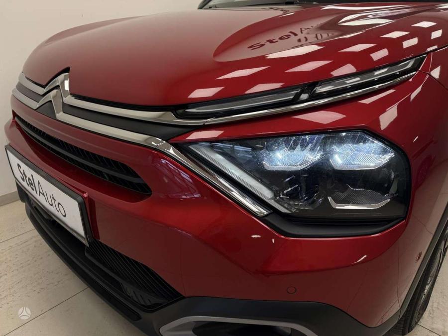 Red Citroen C4 2023 in Vilnius, with an engine capacity of 1.20 L and mileage of 49 thousand km for 17490 €, photo 5 on AUTOMOTO.COM.LV