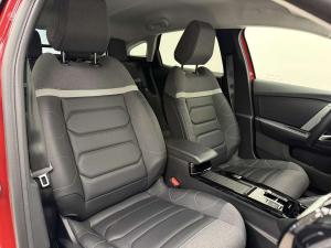 Red Citroen C4 2023 in Vilnius, with an engine capacity of 1.20 L and mileage of 49 thousand km for 17490 €, photo 31 on AUTOMOTO.COM.LV