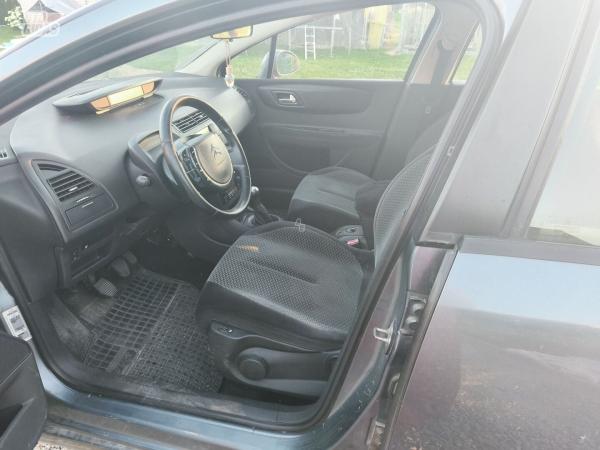 Citroen C4 2005 in Joniskis, with an engine capacity of 1.50 L and mileage of 270 thousand km for 650 €, photo 4 on AUTOMOTO.COM.LV