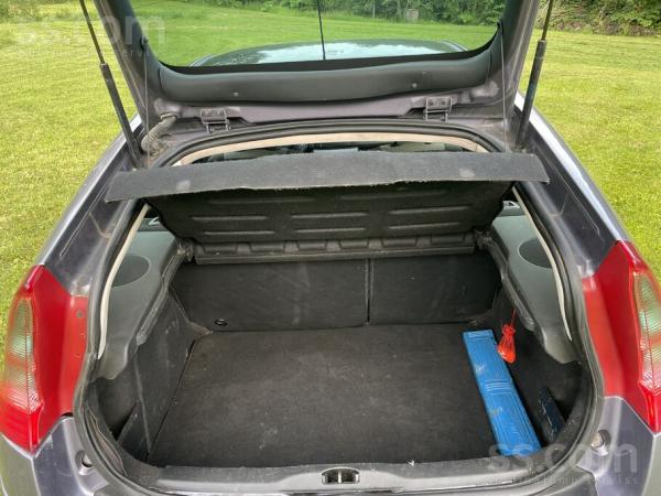 Violet Citroen C4 2006 in Ogre, with an engine capacity of 1.60 L and mileage of 0 thousand km for 750 €, photo 5 on AUTOMOTO.COM.LV