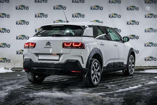 White Citroen C4 2020 in Kaunas, with an engine capacity of 1.50 L and mileage of 227 thousand km for 10390 €, photo 3 on AUTOMOTO.COM.LV