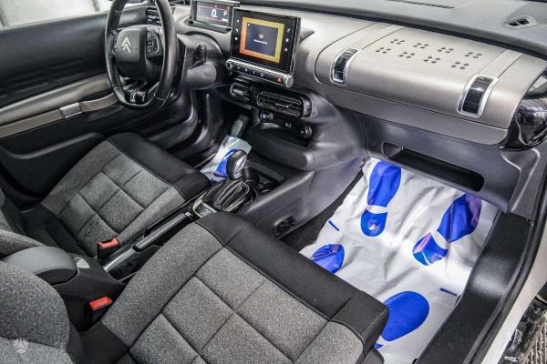White Citroen C4 2020 in Kaunas, with an engine capacity of 1.50 L and mileage of 227 thousand km for 10390 €, photo 11 on AUTOMOTO.COM.LV