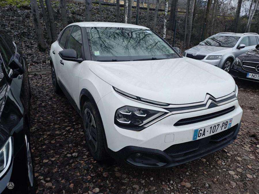 White Citroen C4 2021 in Kaunas, with an engine capacity of 1.50 L and mileage of 152 thousand km for 11253 €, photo 2 on AUTOMOTO.COM.LV