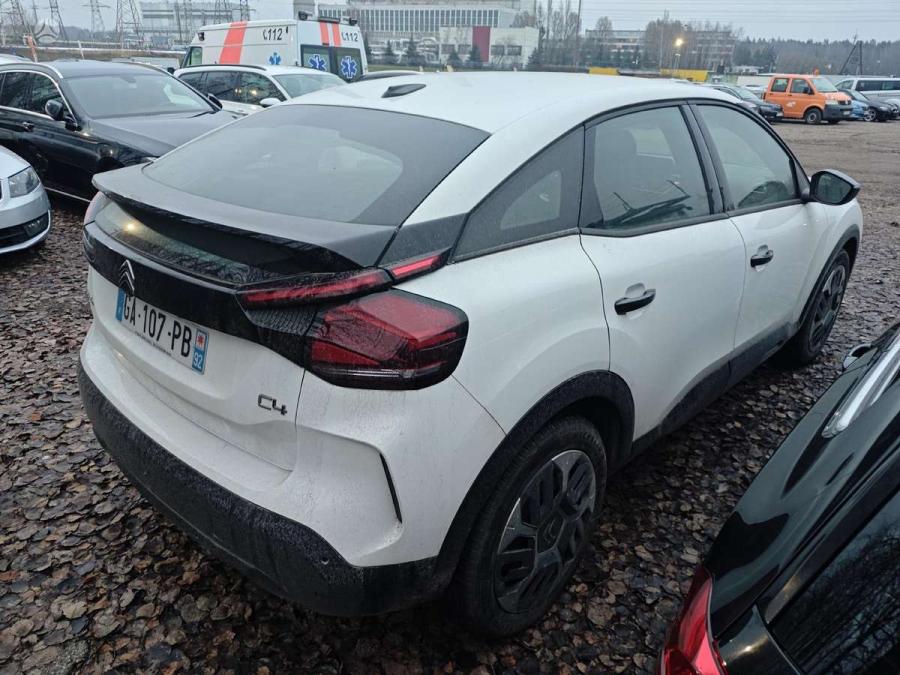White Citroen C4 2021 in Kaunas, with an engine capacity of 1.50 L and mileage of 152 thousand km for 11253 €, photo 3 on AUTOMOTO.COM.LV