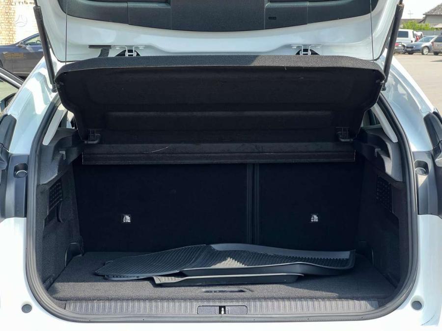 White Citroen C4 2021 in Taurage, with an engine capacity of 1.50 L and mileage of 182 thousand km for 8300 €, photo 18 on AUTOMOTO.COM.LV
