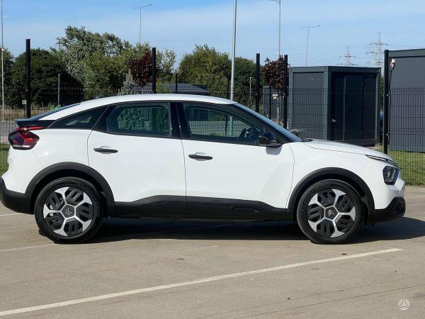 White Citroen C4 2021 in Klaipeda, with an engine capacity of 1.50 L and mileage of 179 thousand km for 8800 €, photo 6 on AUTOMOTO.COM.LV