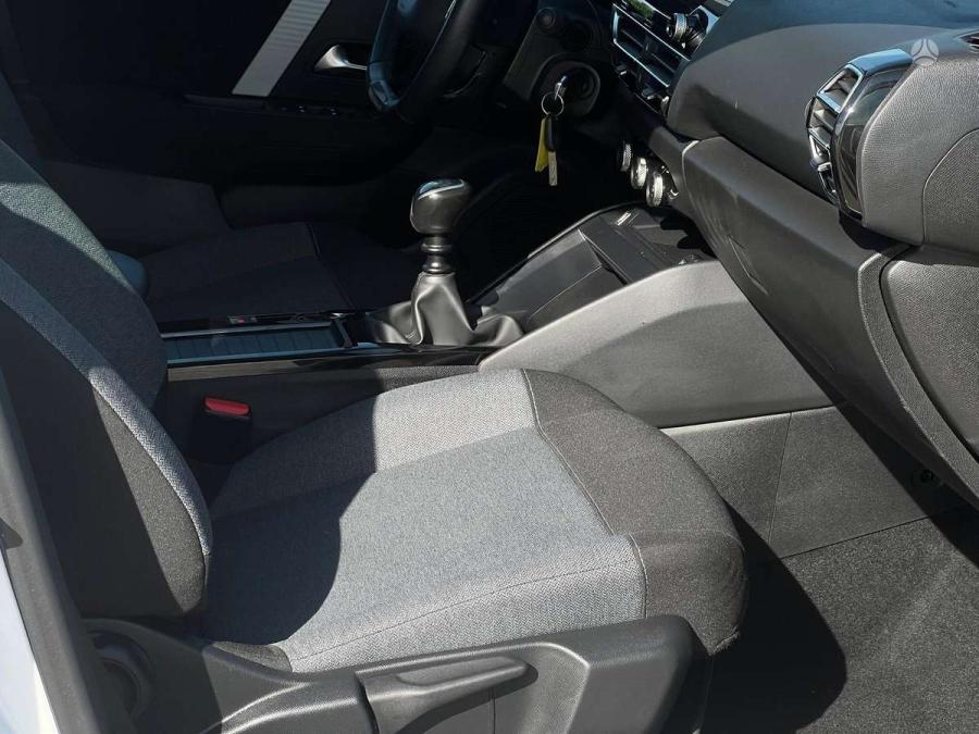 White Citroen C4 2021 in Klaipeda, with an engine capacity of 1.50 L and mileage of 179 thousand km for 8800 €, photo 15 on AUTOMOTO.COM.LV