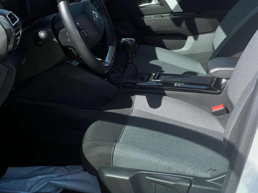 White Citroen C4 2021 in Klaipeda, with an engine capacity of 1.50 L and mileage of 179 thousand km for 8800 €, photo 18 on AUTOMOTO.COM.LV