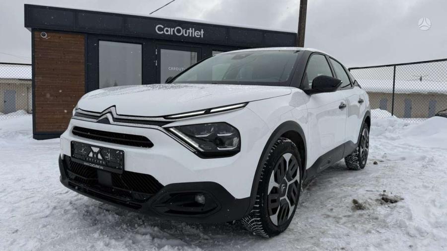 Balts Citroen C4 2022 Viļņa, ar dzinēja tilpumu 1.50 L un nobraukumu 142 tūkst. km par 11858 €, foto 1 vietnē AUTOMOTO.COM.LV