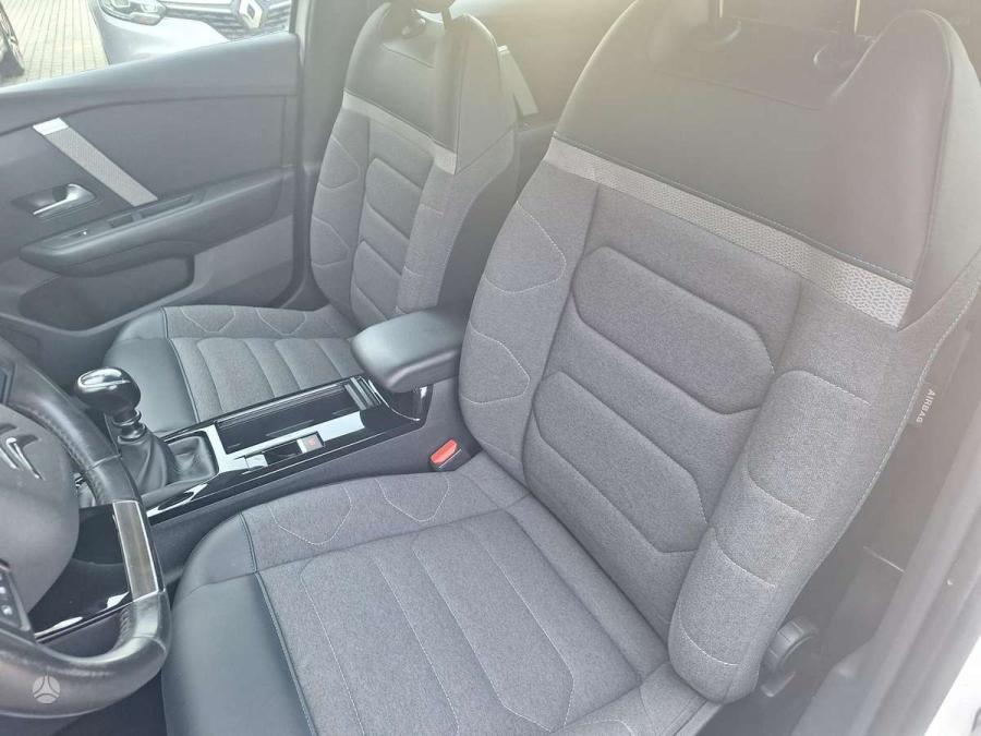 Balts Citroen C4 2022 Tauragė, ar dzinēja tilpumu 1.50 L un nobraukumu 180 tūkst. km par 8700 €, foto 18 vietnē AUTOMOTO.COM.LV