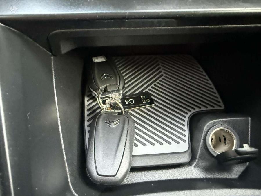 Balts Citroen C4 2022 Marijampole, ar dzinēja tilpumu 1.50 L un nobraukumu 198 tūkst. km par 11737 €, foto 19 vietnē AUTOMOTO.COM.LV