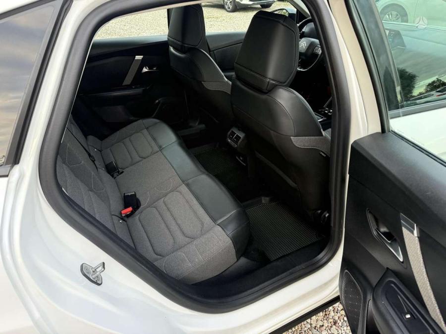 Balts Citroen C4 2022 Marijampole, ar dzinēja tilpumu 1.50 L un nobraukumu 198 tūkst. km par 11737 €, foto 22 vietnē AUTOMOTO.COM.LV
