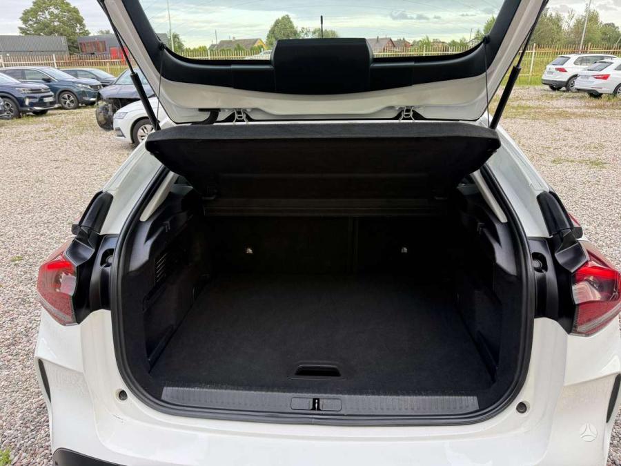 Balts Citroen C4 2022 Marijampole, ar dzinēja tilpumu 1.50 L un nobraukumu 198 tūkst. km par 11737 €, foto 27 vietnē AUTOMOTO.COM.LV