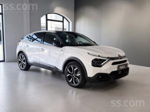 Белый Ситроен С4 2022 в Рига, объемом двигателя 1.60 л и пробегом 42 тыс. км за 20000 €, фото  на AUTOMOTO.COM.LV
