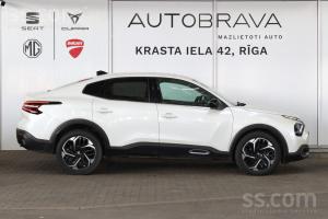 Белый Ситроен С4 2023 в Рига, объемом двигателя 1.20 л и пробегом 21 тыс. км за 17990 €, фото 6 на AUTOMOTO.COM.LV