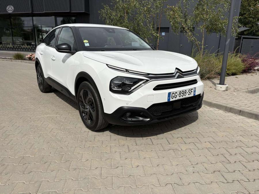 Белый Ситроен С4 2023 в Каунас, объемом двигателя 1.50 л и пробегом 180 тыс. км за 11300 €, фото 1 на AUTOMOTO.COM.LV