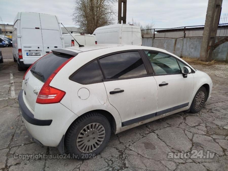 Balts Citroen C4 2007 Tallina, ar dzinēja tilpumu 1.40 L un nobraukumu 186 tūkst. km par 599 €, foto 3 vietnē AUTOMOTO.COM.LV