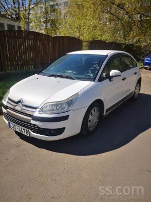White Citroen C4 2007 in Riga, with an engine capacity of 1.40 L and mileage of 396 thousand km for 290 €, photo 3 on AUTOMOTO.COM.LV