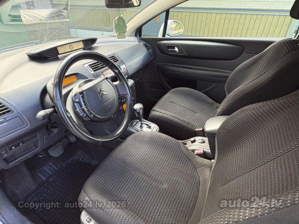 White Citroen C4 2007 in Rapla, with an engine capacity of 1.60 L and mileage of 240 thousand km for 1000 €, photo 10 on AUTOMOTO.COM.LV