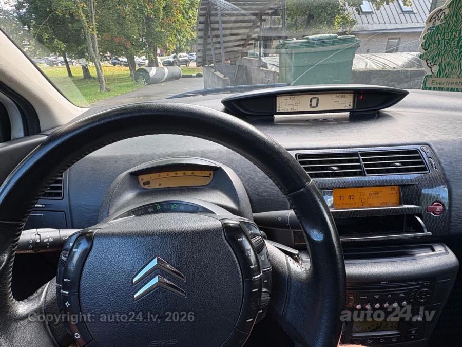 White Citroen C4 2007 in Rapla, with an engine capacity of 1.60 L and mileage of 240 thousand km for 1000 €, photo 14 on AUTOMOTO.COM.LV