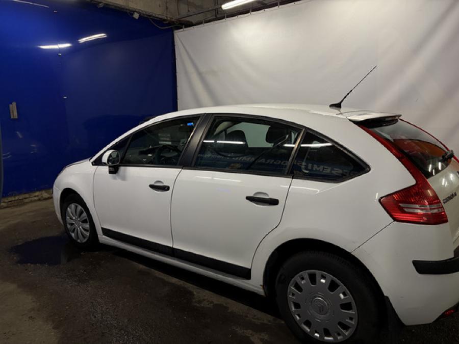 Balts Citroen C4 2008 Tallina, ar dzinēja tilpumu 0.00 L un nobraukumu 217 tūkst. km par 1200 €, foto 4 vietnē AUTOMOTO.COM.LV