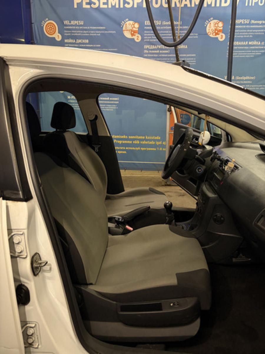 Balts Citroen C4 2008 Tallina, ar dzinēja tilpumu 0.00 L un nobraukumu 217 tūkst. km par 1200 €, foto 14 vietnē AUTOMOTO.COM.LV