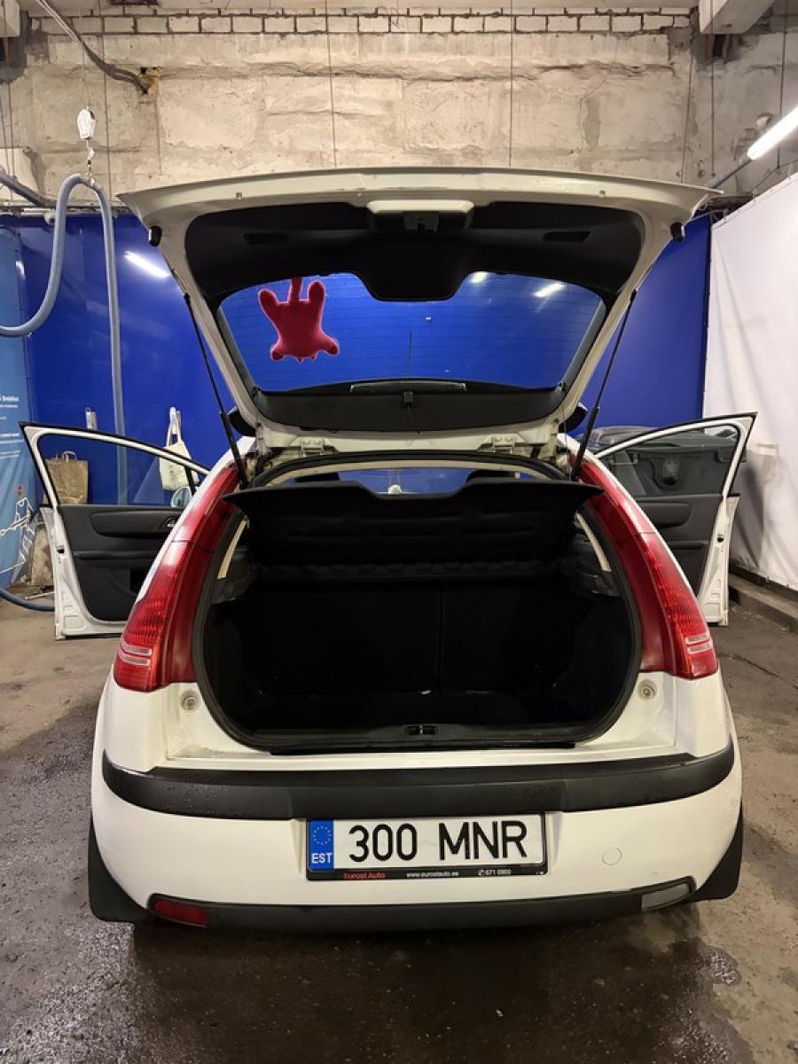 Balts Citroen C4 2008 Tallina, ar dzinēja tilpumu 0.00 L un nobraukumu 217 tūkst. km par 1200 €, foto 34 vietnē AUTOMOTO.COM.LV