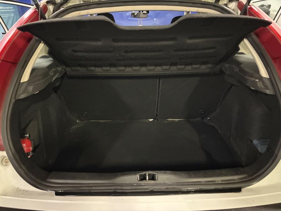 Balts Citroen C4 2008 Tallina, ar dzinēja tilpumu 0.00 L un nobraukumu 217 tūkst. km par 1200 €, foto 50 vietnē AUTOMOTO.COM.LV