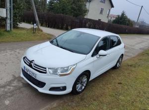 White Citroen C4 2011 in Vilnius, with an engine capacity of 1.56 L and mileage of 300 thousand km for 2650 €, photo 4 on AUTOMOTO.COM.LV
