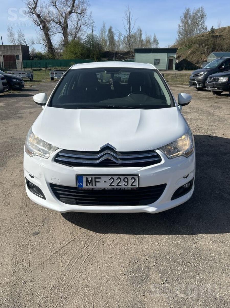 Balts Citroen C4 2011 Daugavpils, ar dzinēja tilpumu 1.60 L un nobraukumu 248 tūkst. km par 3250 €, foto 1 vietnē AUTOMOTO.COM.LV
