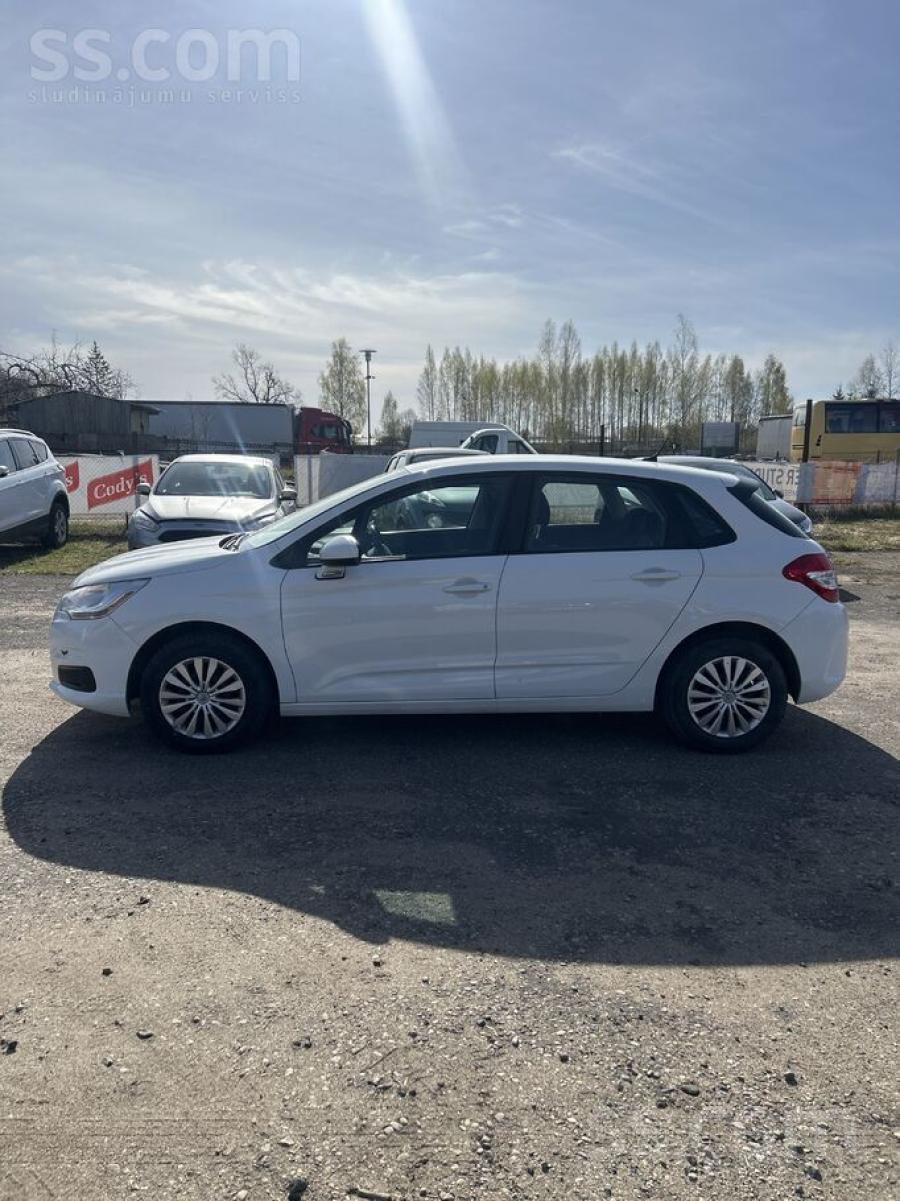 Balts Citroen C4 2011 Daugavpils, ar dzinēja tilpumu 1.60 L un nobraukumu 248 tūkst. km par 3250 €, foto 4 vietnē AUTOMOTO.COM.LV