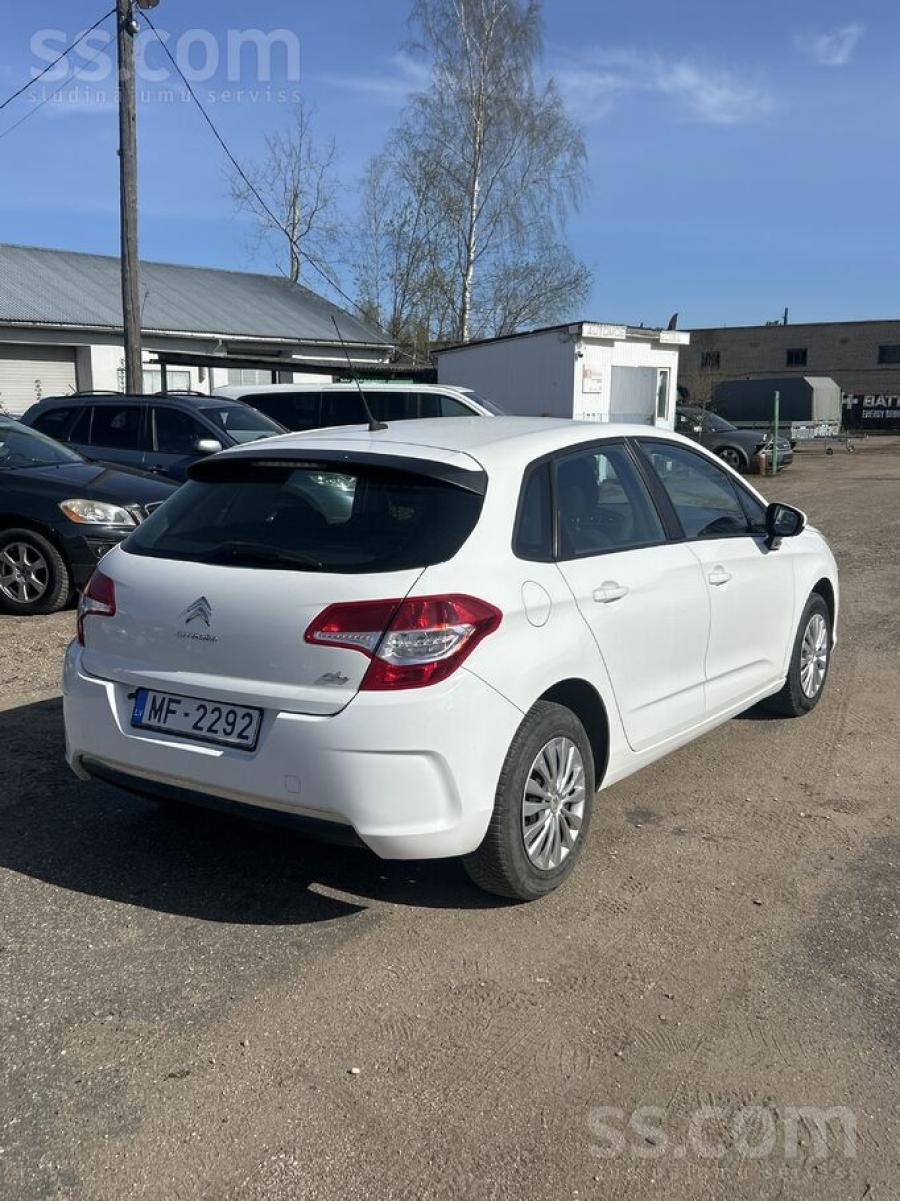 Balts Citroen C4 2011 Daugavpils, ar dzinēja tilpumu 1.60 L un nobraukumu 248 tūkst. km par 3250 €, foto 7 vietnē AUTOMOTO.COM.LV