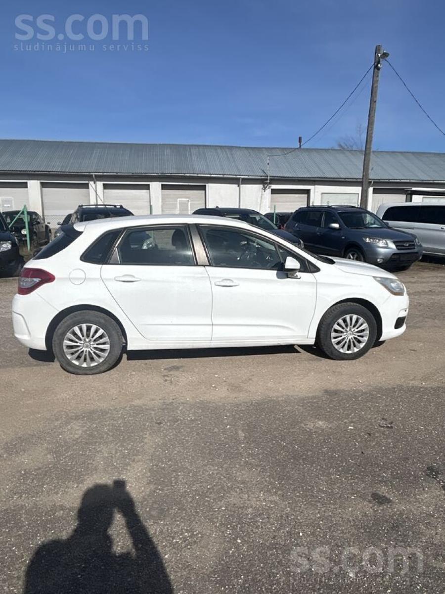 Balts Citroen C4 2011 Daugavpils, ar dzinēja tilpumu 1.60 L un nobraukumu 248 tūkst. km par 3250 €, foto 8 vietnē AUTOMOTO.COM.LV