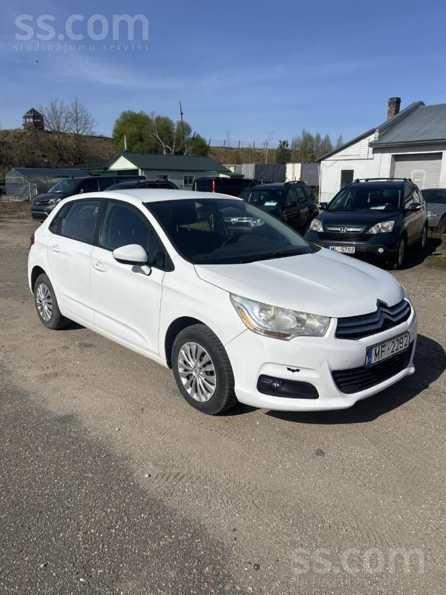 Balts Citroen C4 2011 Daugavpils, ar dzinēja tilpumu 1.60 L un nobraukumu 248 tūkst. km par 3250 €, foto 9 vietnē AUTOMOTO.COM.LV
