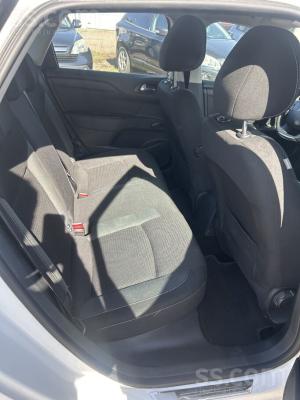 Balts Citroen C4 2011 Daugavpils, ar dzinēja tilpumu 1.60 L un nobraukumu 248 tūkst. km par 3250 €, foto 10 vietnē AUTOMOTO.COM.LV