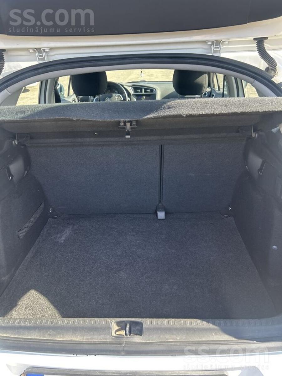Balts Citroen C4 2011 Daugavpils, ar dzinēja tilpumu 1.60 L un nobraukumu 248 tūkst. km par 3250 €, foto 12 vietnē AUTOMOTO.COM.LV