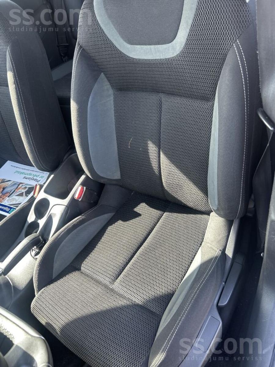 Balts Citroen C4 2011 Daugavpils, ar dzinēja tilpumu 1.60 L un nobraukumu 248 tūkst. km par 3250 €, foto 20 vietnē AUTOMOTO.COM.LV