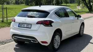 White Citroen C4 2011 in Vilnius, with an engine capacity of 1.56 L and mileage of 301 thousand km for 3499 €, photo 6 on AUTOMOTO.COM.LV